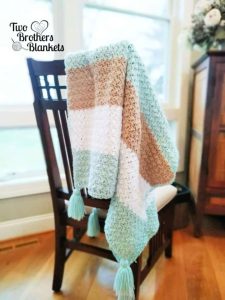 20 Free Crochet Lapghan Patterns {Lap Blanket Pattern}