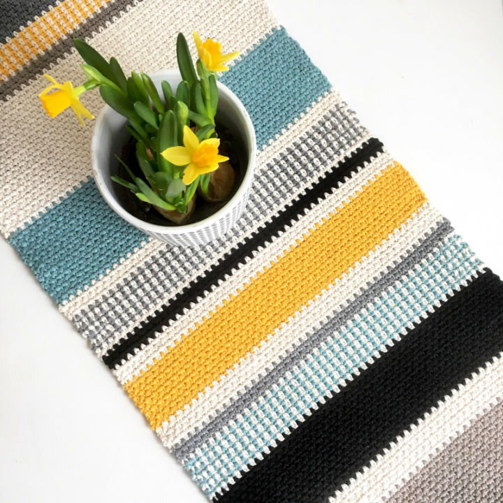 25 Free Crochet Table Runner Patterns {Pattern PDF}