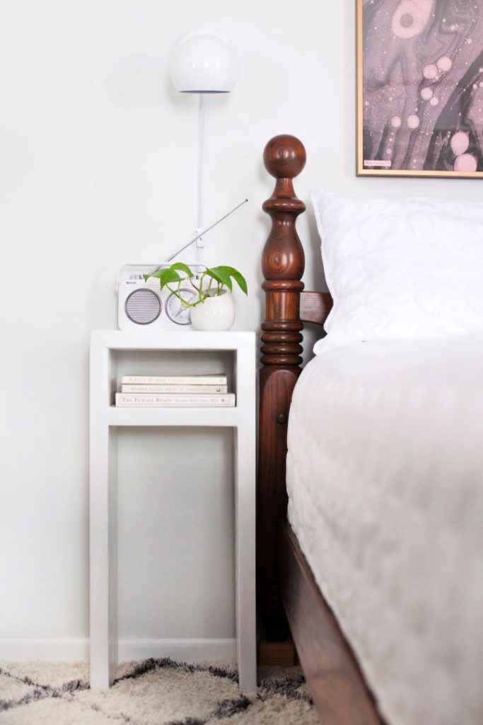 25 DIY Nightstand Ideas and Plans {DIY Bedside Table}