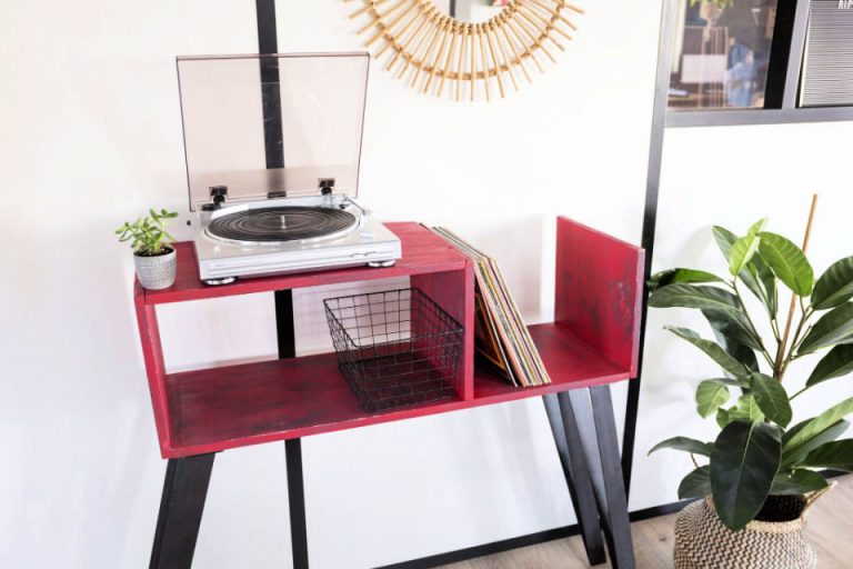 25 Free DIY Record Player Stand Plans