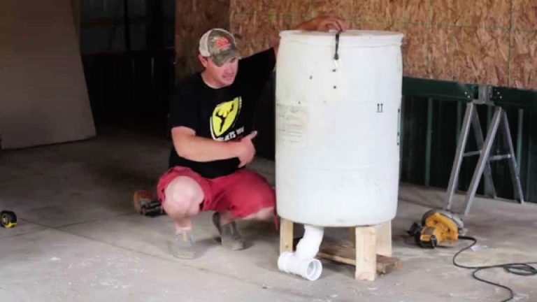 25 Homemade DIY Deer Feeder Ideas and Plans