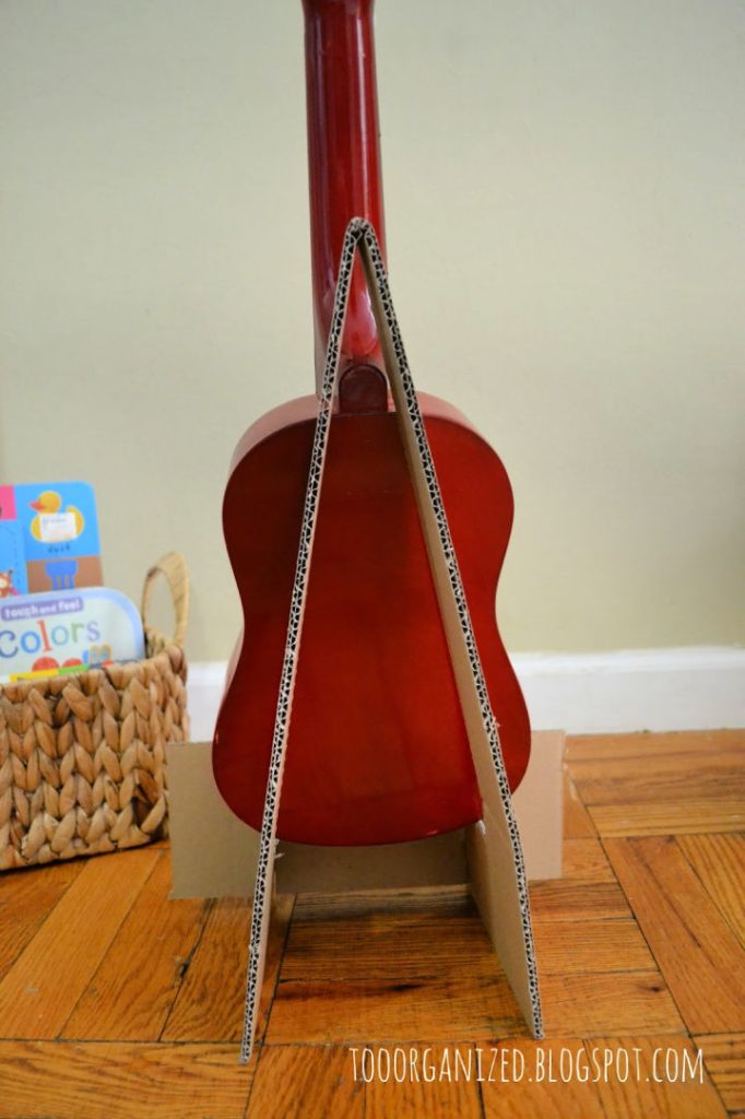 20 Free Homemade DIY Guitar Stand Plans
