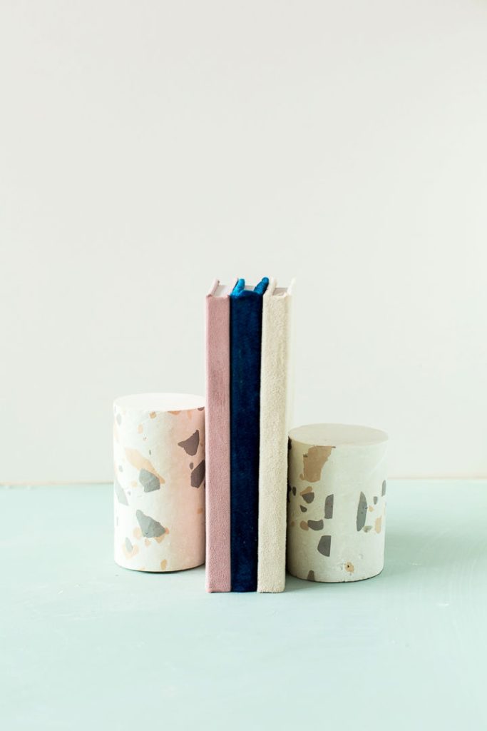 25 DIY Bookends: Creative Ideas for Making Bookends