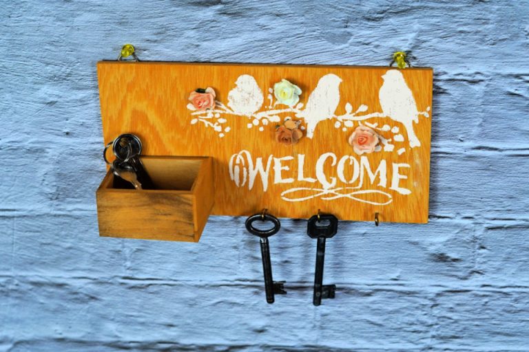 20 Easy DIY Key Holder Ideas for Wall
