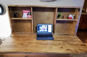 20 Free DIY Murphy Desk Plans: DIY Fold Down Table