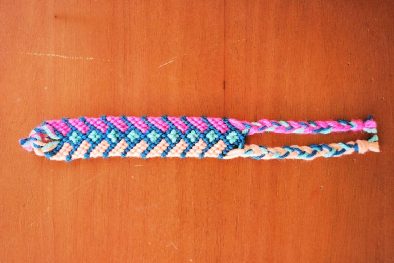 30 Easy Friendship Bracelet Patterns for Everyone