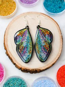 25 Resin Jewelry Making Ideas: How To Make Resin Jewelry