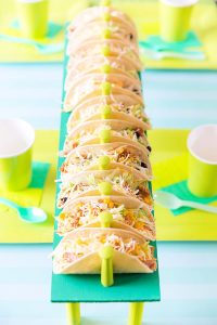 15 Homemade DIY Taco Holder Ideas