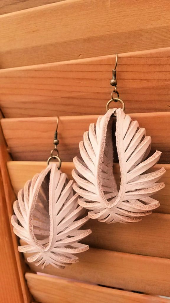 25 DIY Leather Earrings: How To Make Leather Earrings