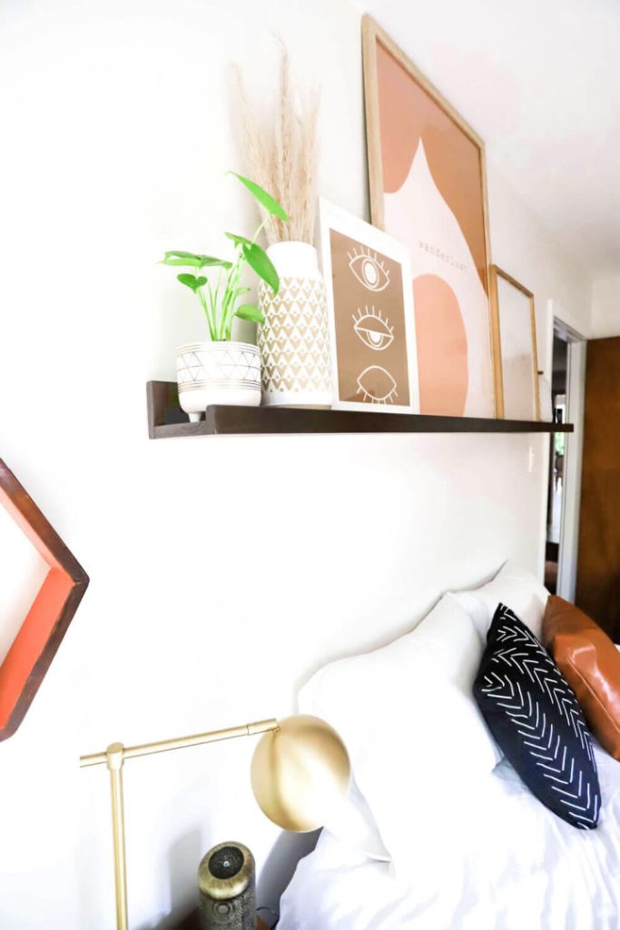 25 DIY Picture Ledge Ideas: Build Picture Ledge Shelf